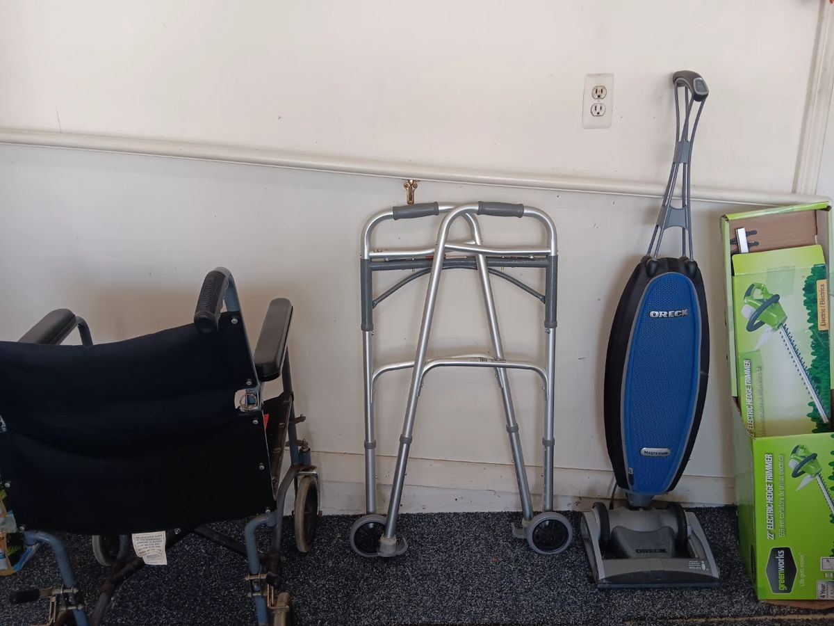 Super Clean condo sale Clinton Twp 50% OFF... starts on 9/6/2024