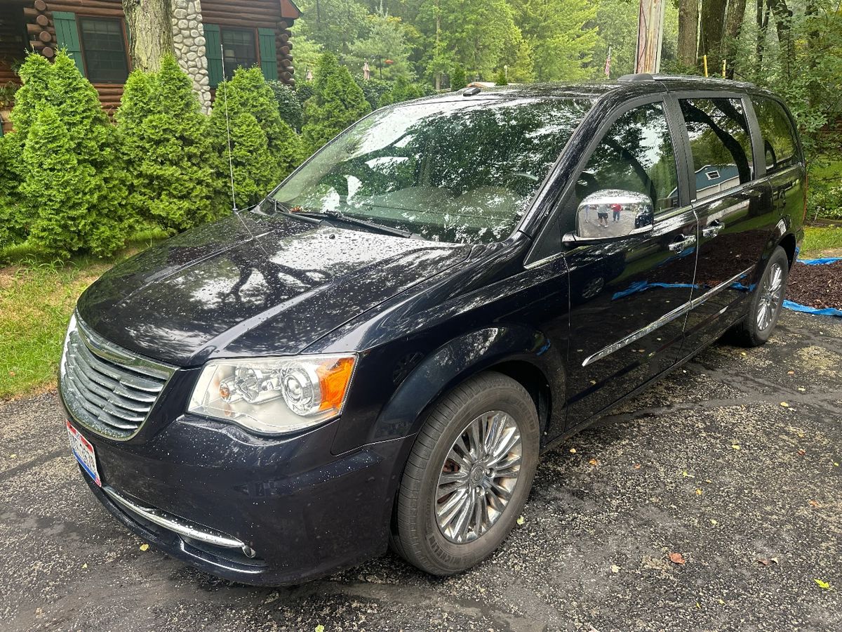 Chrysler Town & Country Vans, Cargo Express... starts on 8/5/2024