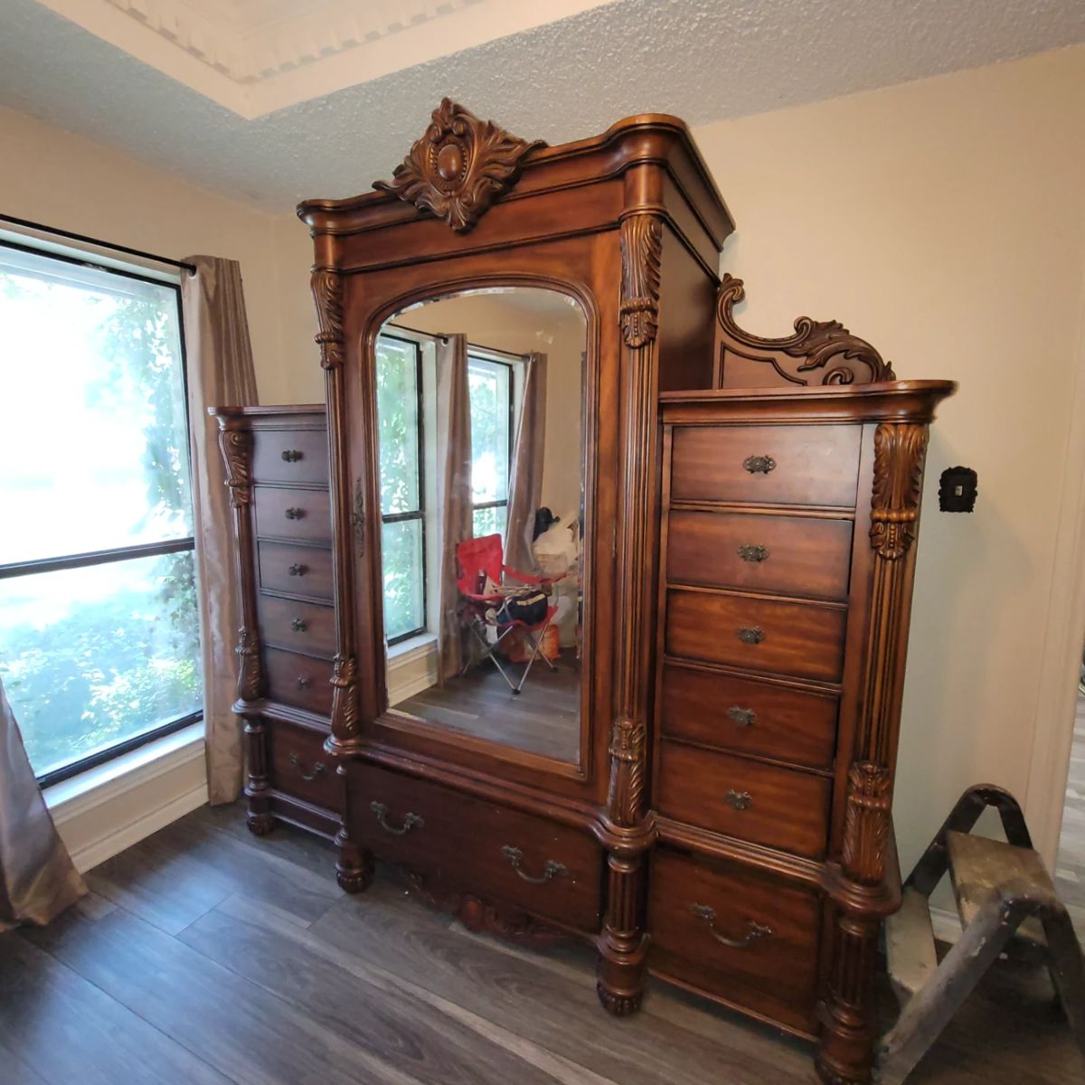 Eclectic and Funky finds in Arlington starts on 8/15/2024