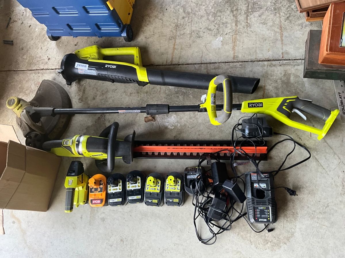 Polaris, Trailer, Tools, Jewelry, Furniture,... starts on 8/12/2024