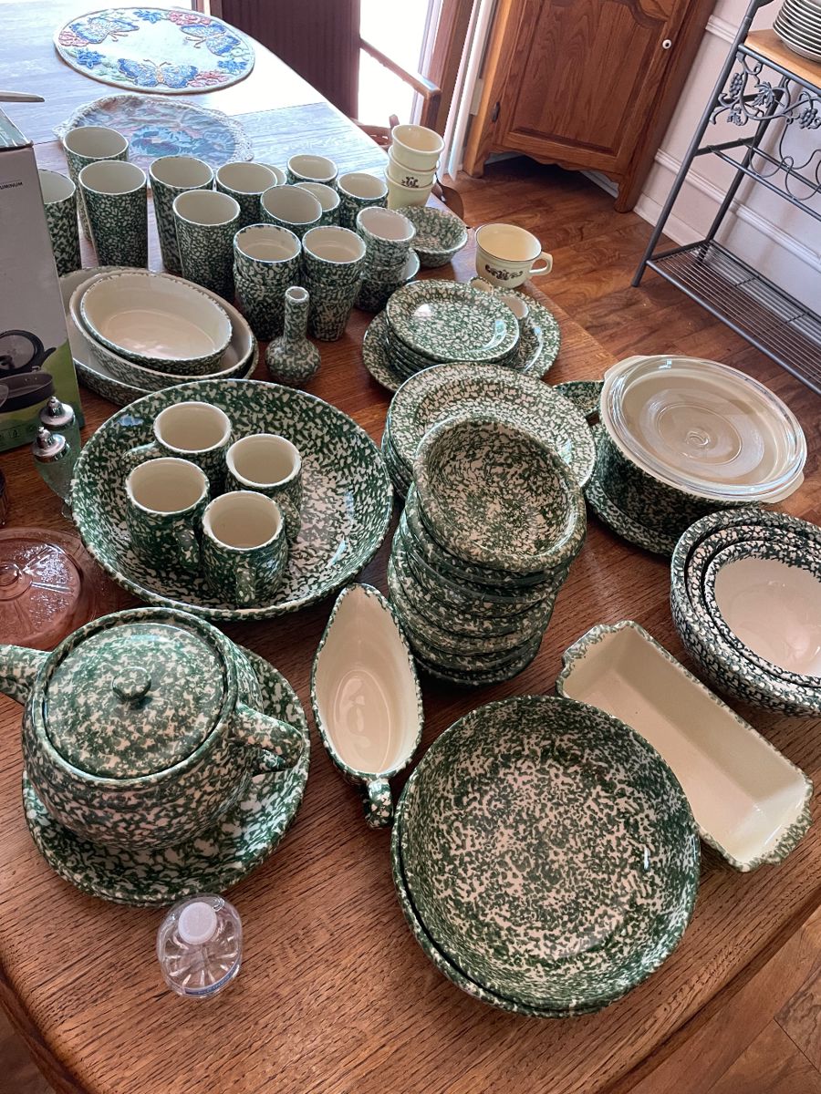 Wonderful , clean Grand Ledge sale ! starts on 9/3/2024