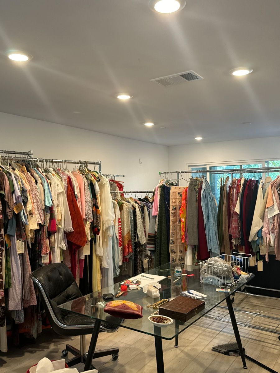 COSTUME / VINTAGE HOUSE LIQUIDATION SALE starts on 8/16/2024