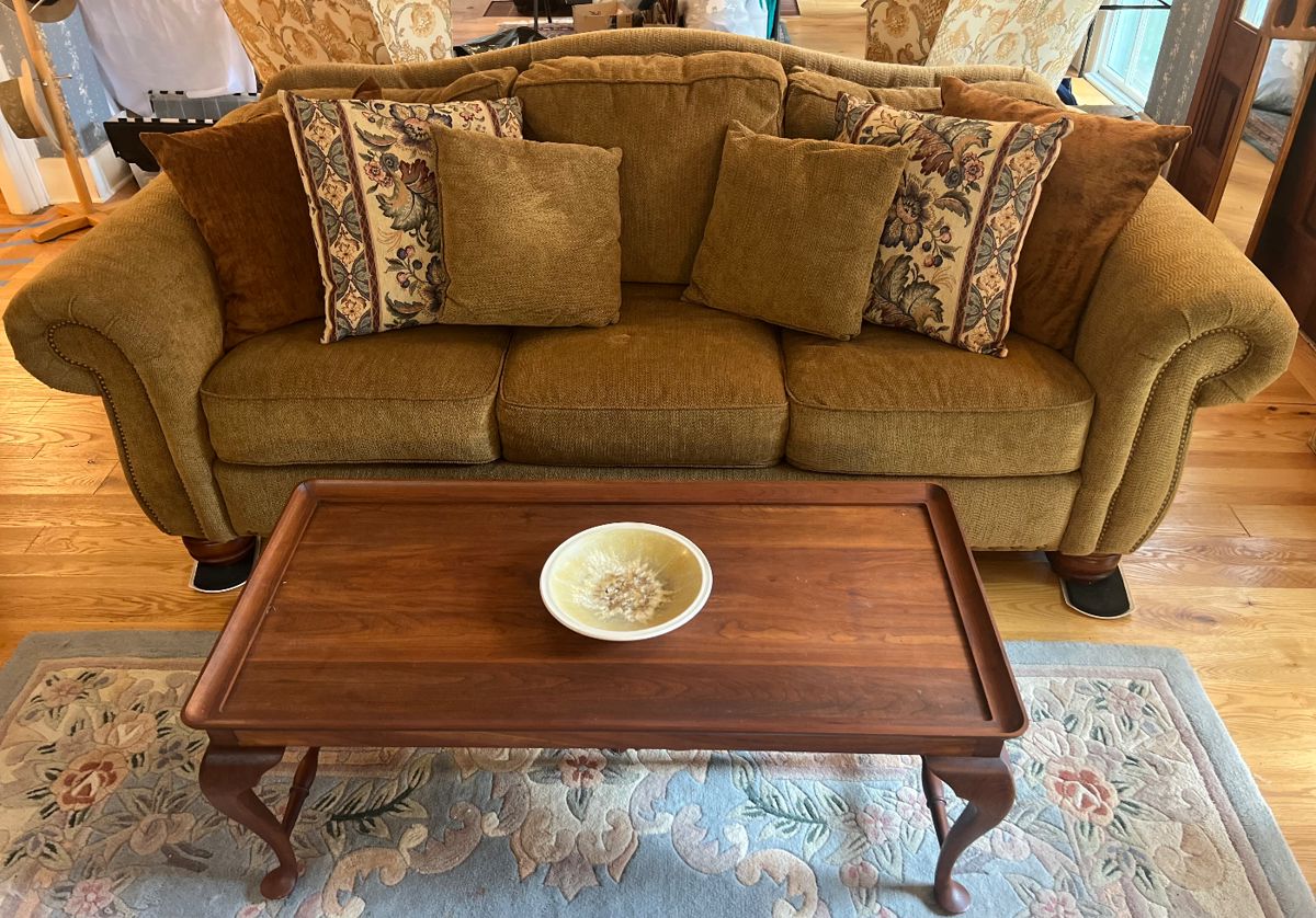 Country Estate in East Aurora Fri/Sat ! starts on 8/23/2024