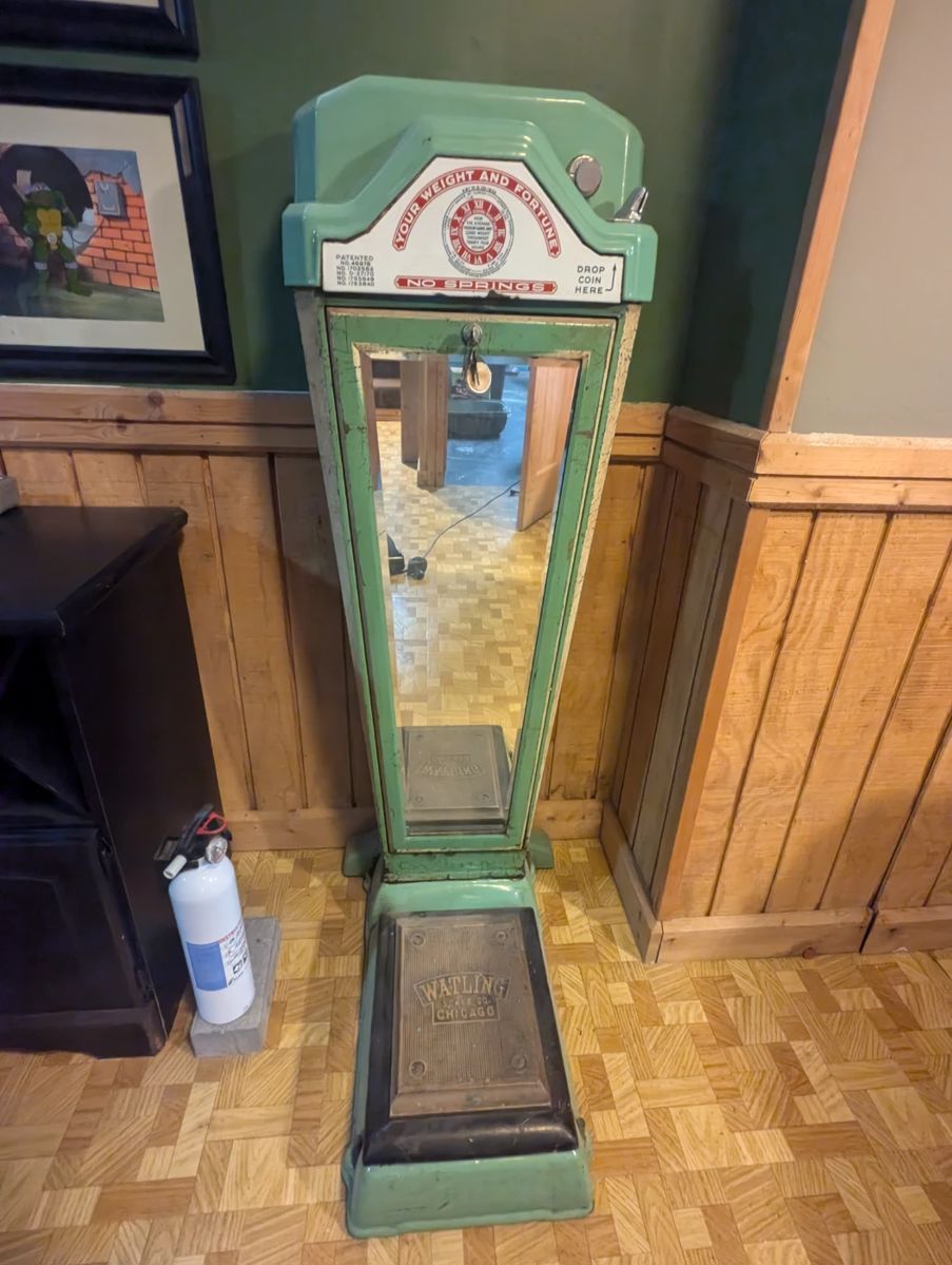 SUNDAY HALF OFF EVERYTHING Estate sale with... starts on 8/30/2024