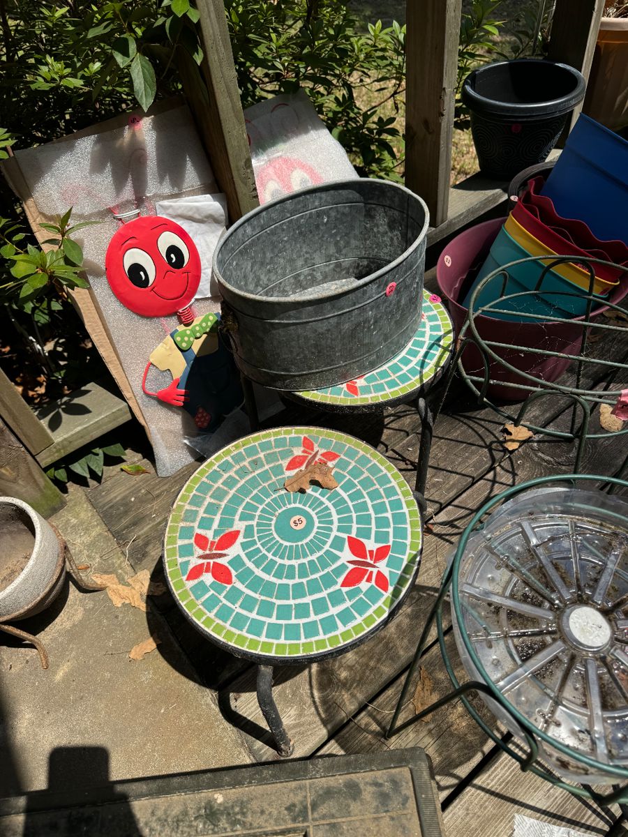 Clutter Queen sale in Texarkana, AR starts on 8/22/2024