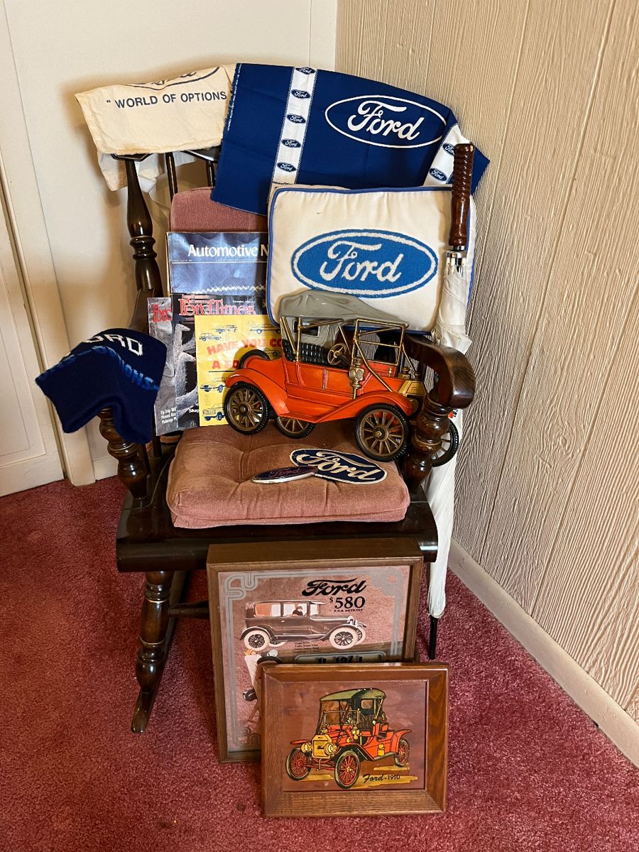 Estate Sale - Collectors Showcase in New Tazewell, TN starts on 9/6/2024