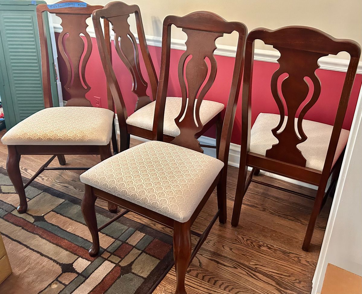Vntg Schwinn, SleeperSofa, 4 Dining Chairs,... starts on 9/28/2024
