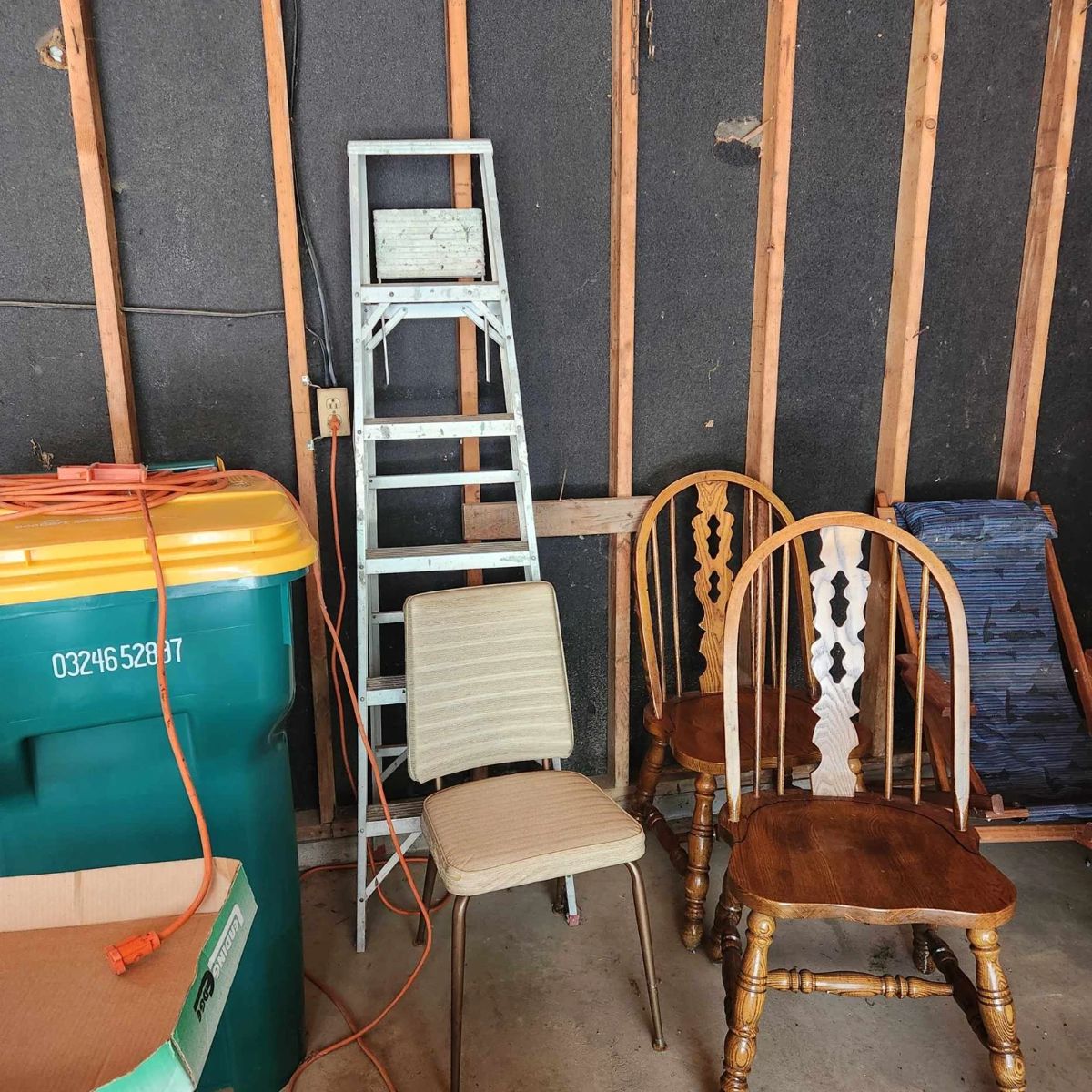 CRAFTERS PARADISE. VINTAGE. COLLECTIBLES starts on 9/13/2024