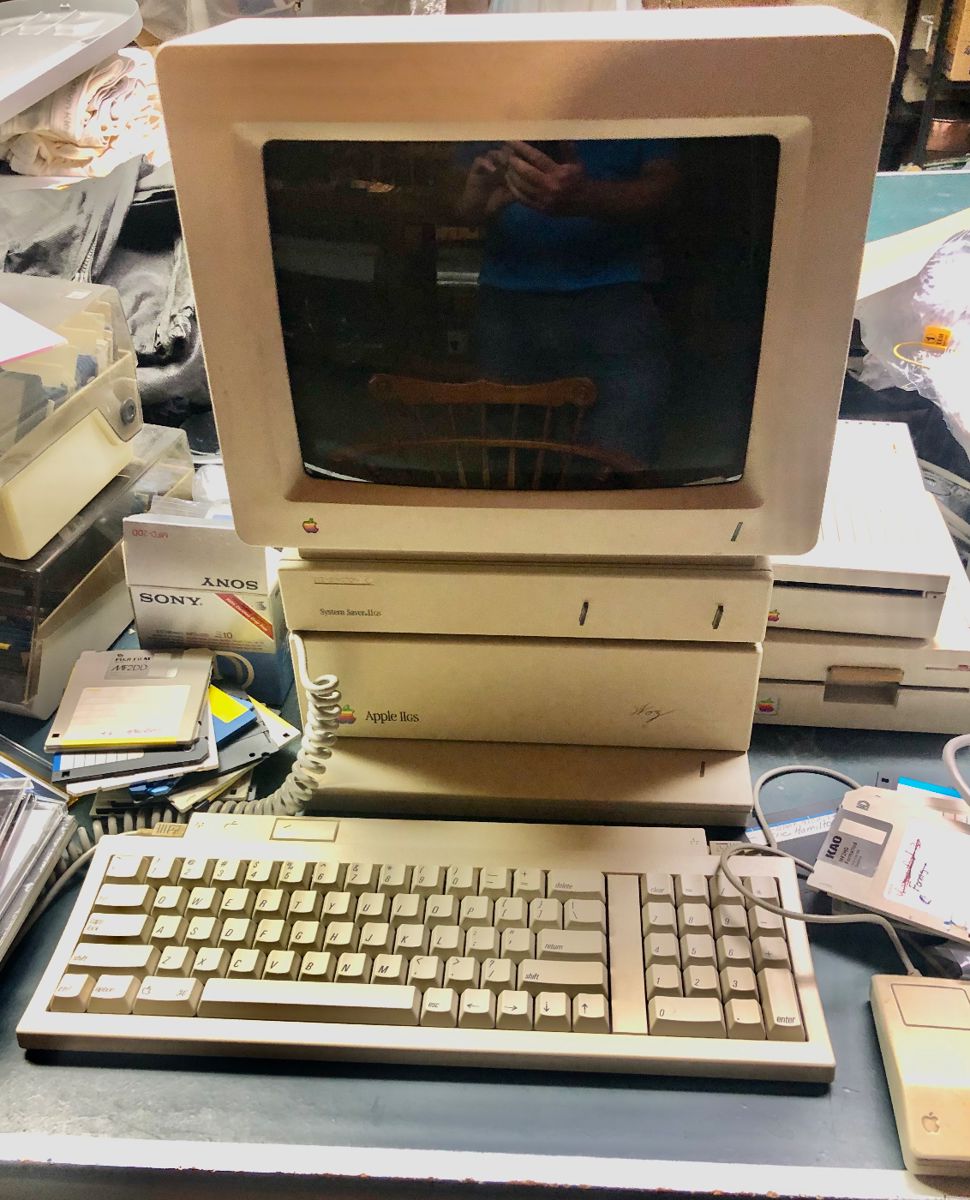 Vintage Apple Computer, Listed Art, Antiques,Tools... starts on 9/21/2024