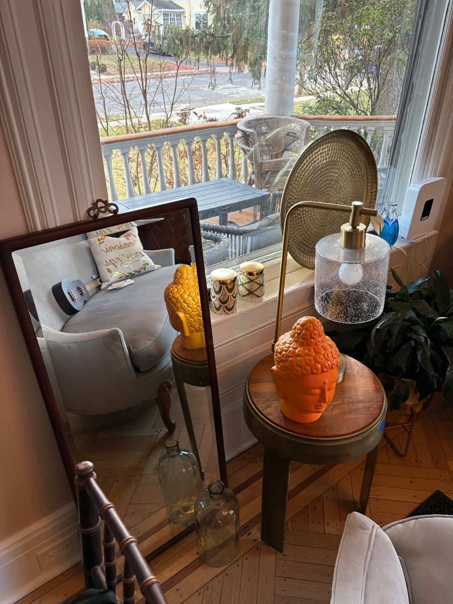 GORGEOUS HOME! BEAUTIFUL MCM & BOHO STYLE!... starts on 12/7/2024