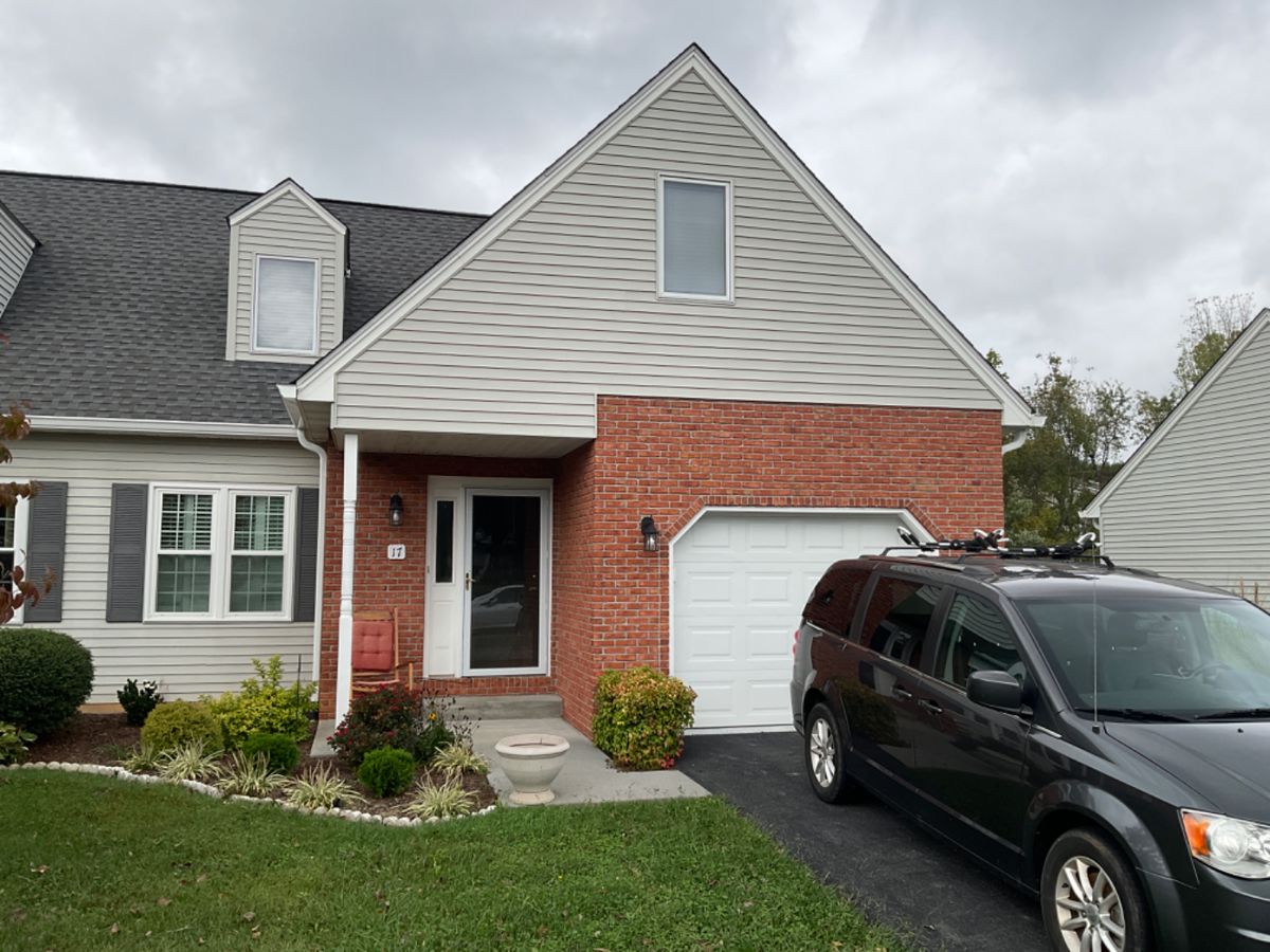 Living Estate of Frances Levitt in Johnson City, TN starts on 10/3/2024