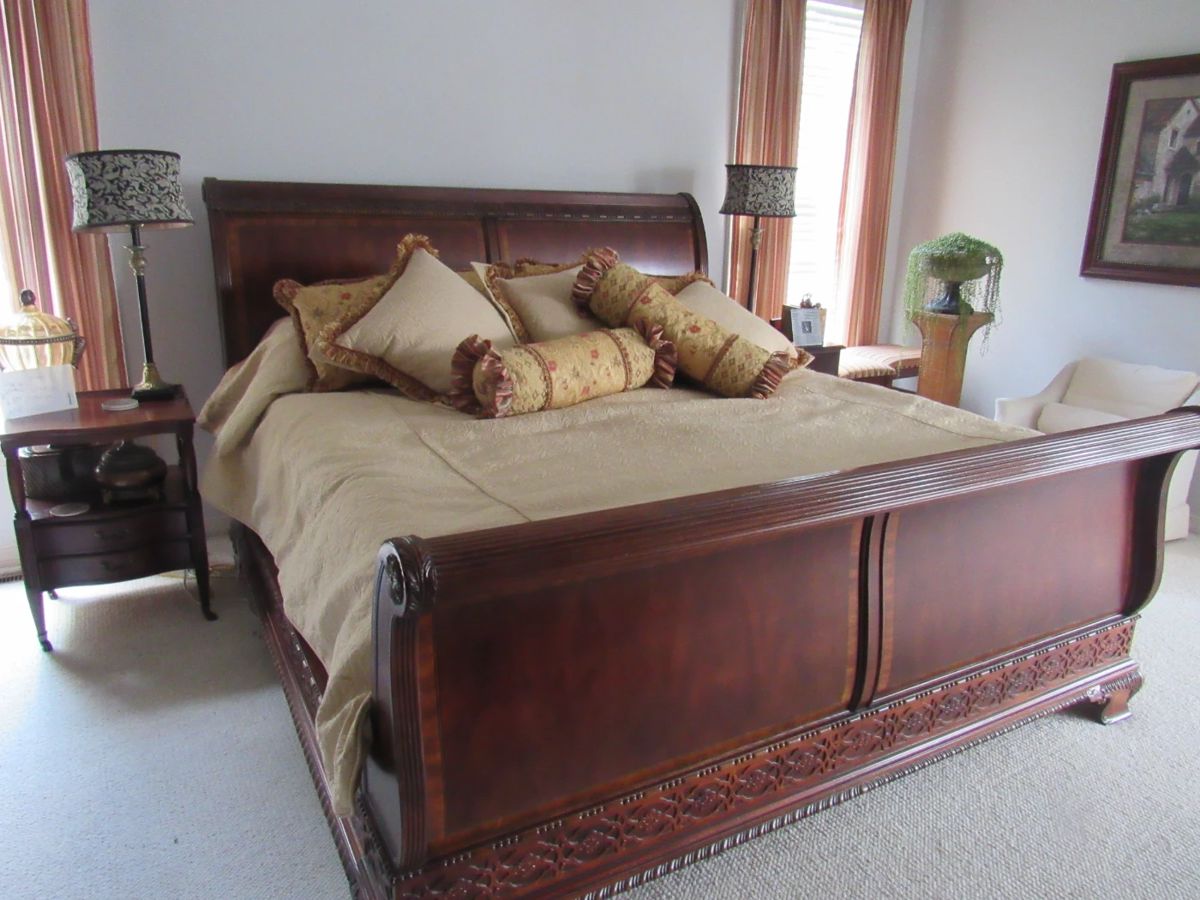 Colossal Estate sale - Dexter MO - A must... starts on 10/26/2024