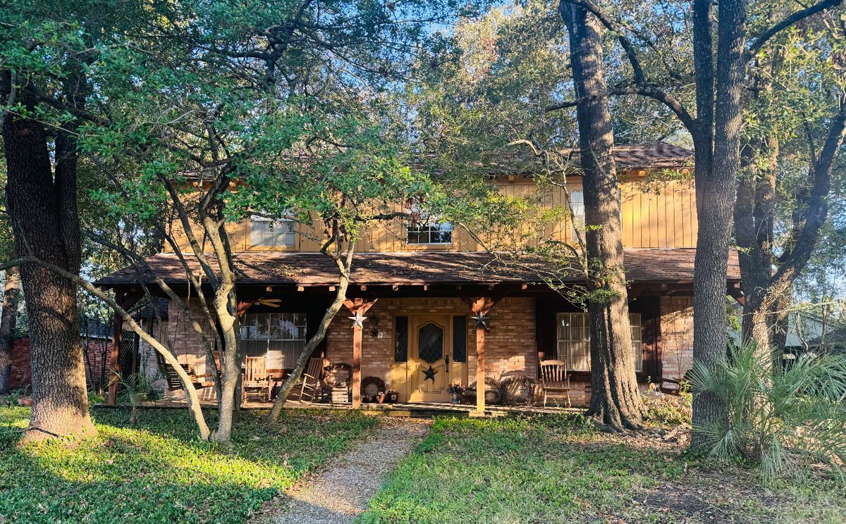 Bluebonnet Estate Sales Stepping out of the... starts on 11/21/2024