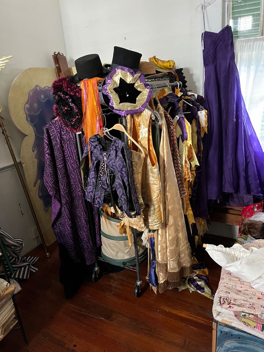 Stuart Auld Estate Sale in Bywater, LA starts on 10/12/2024