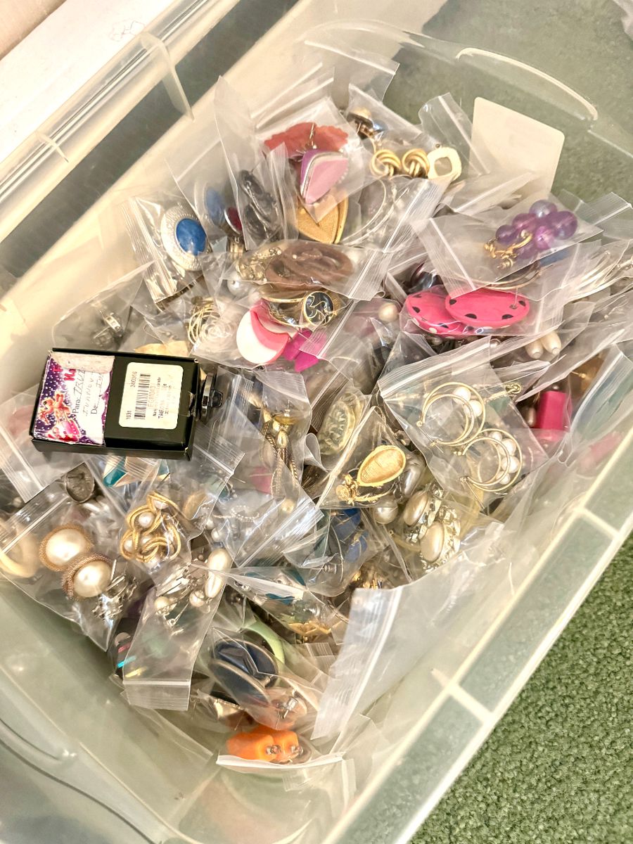 RECYCLED TREASURES - HOUSE OF GLASS! starts on 10/18/2024