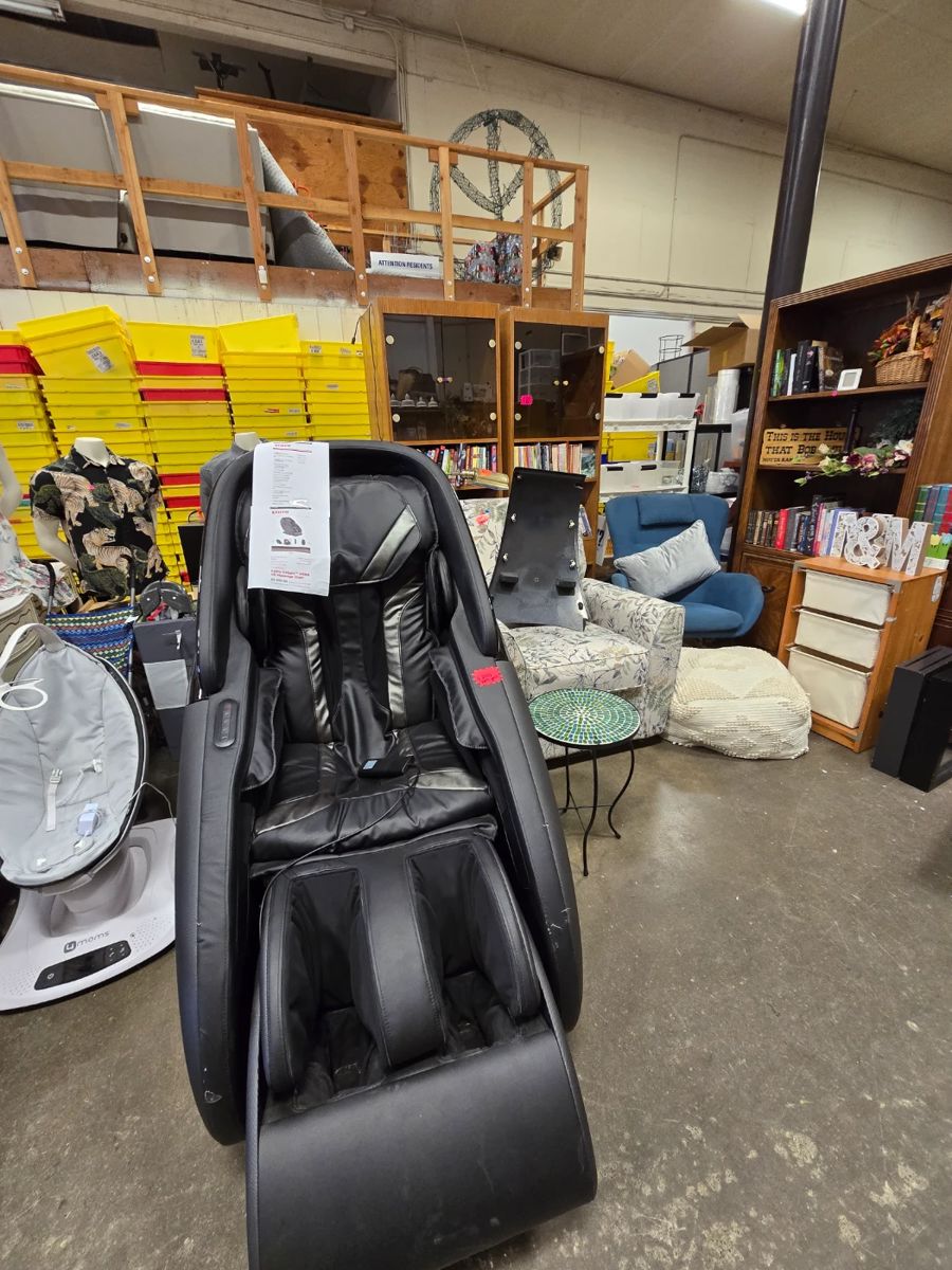 REPURPOSE CENTER'S SATURDAY SALE in Vancouver, WA starts on 10/12/2024