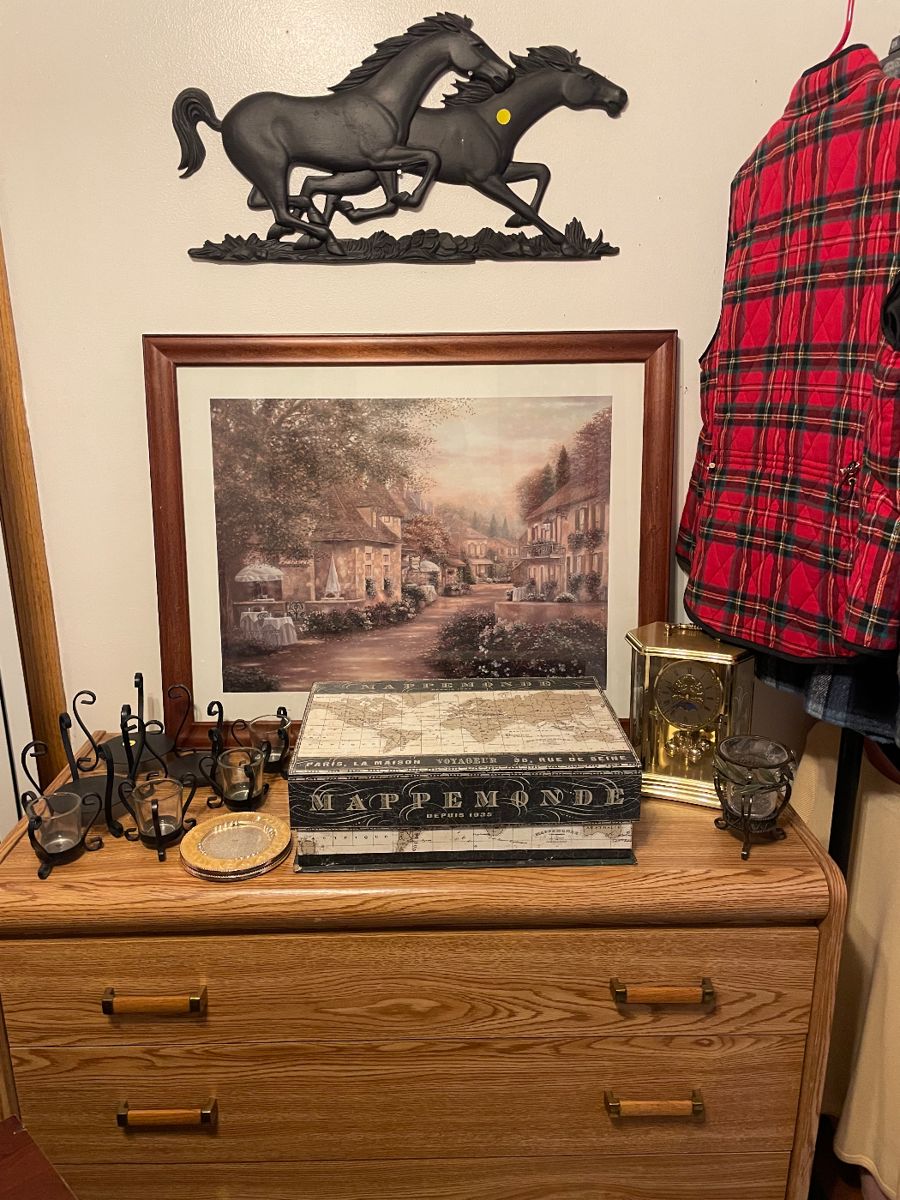 Classic sale, collectibles, antiques,household... starts on 10/18/2024