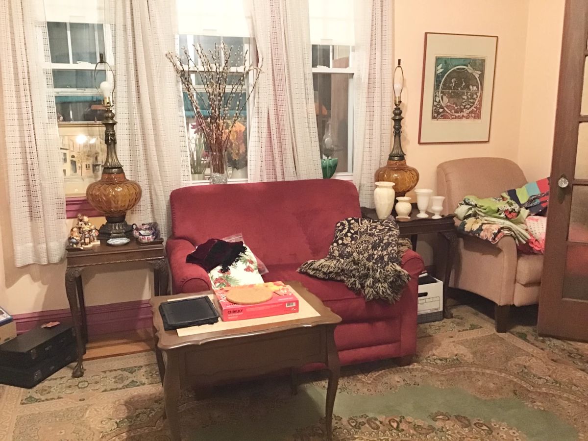 Family Home w/ Old Time Collectibles and... starts on 10/18/2024