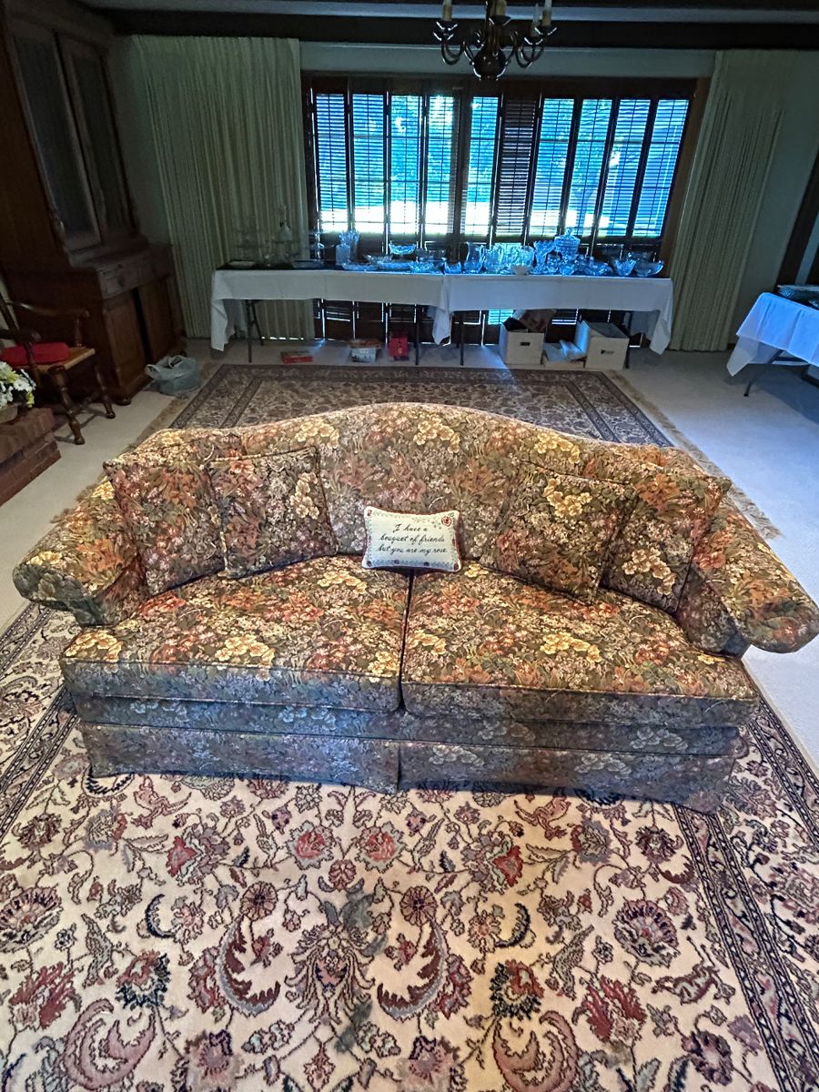 Living estate sale of Shirley and Bob Alcorn starts on 10/25/2024