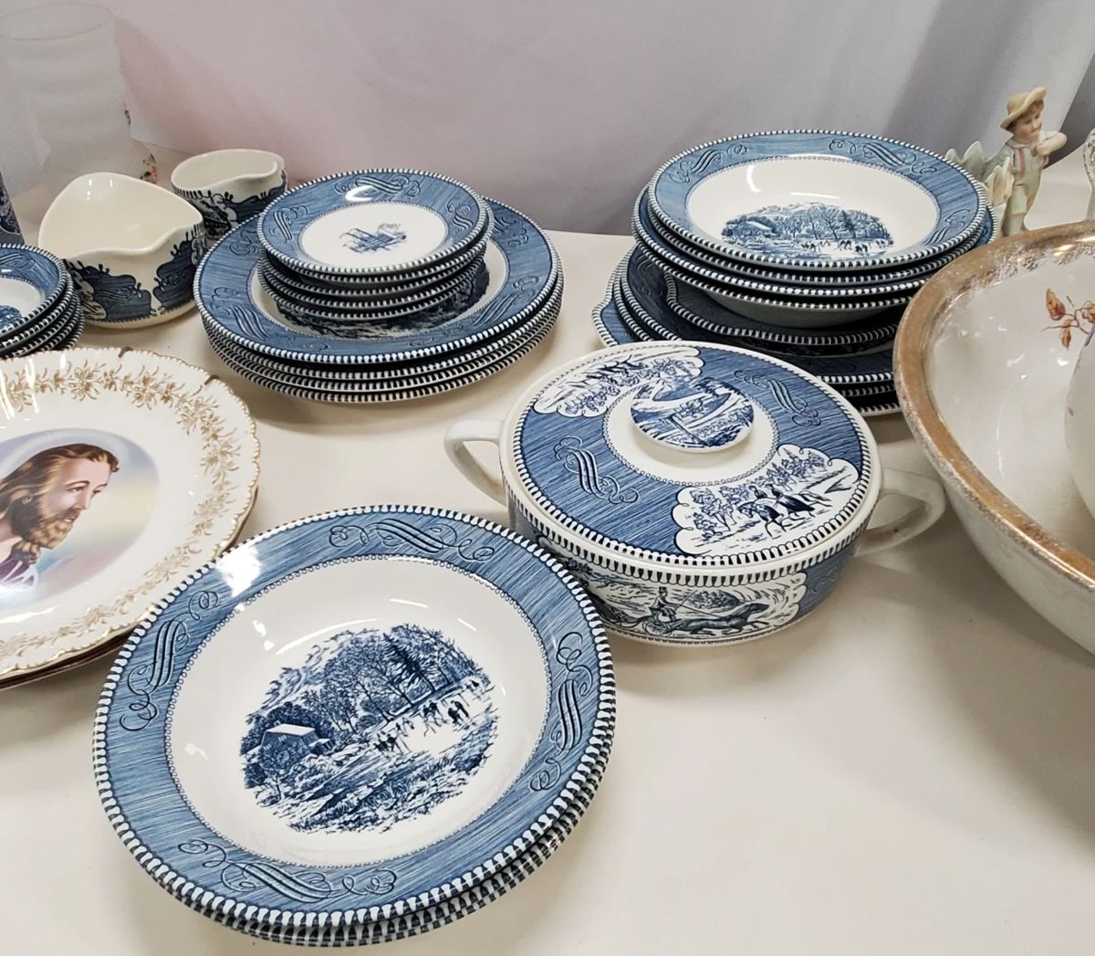 Lamberts Arts and Antiquities/Auctions starts on 10/24/2024