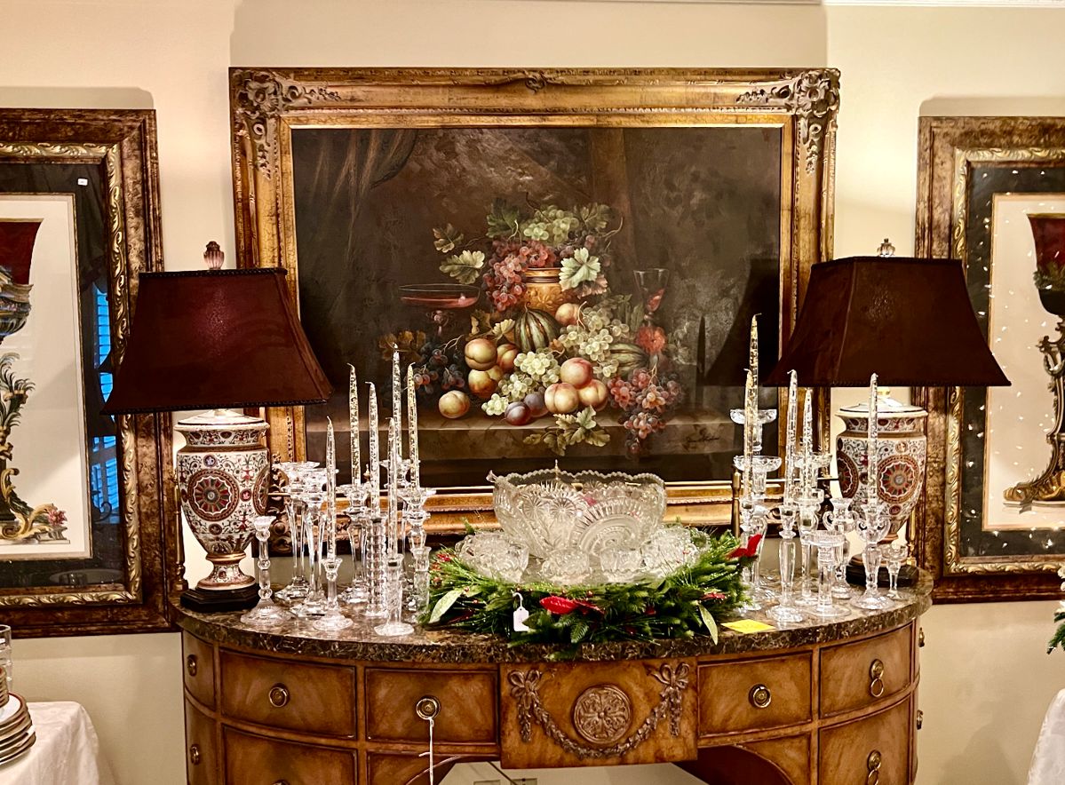 MASSIVE UPSCALE INTERIOR DESIGNER’S CHRISTMAS... starts on 10/31/2024