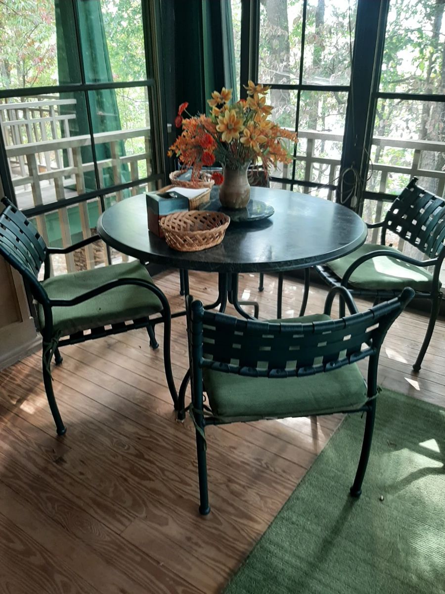 Stunning Seneca home in East Shores starts on 10/25/2024