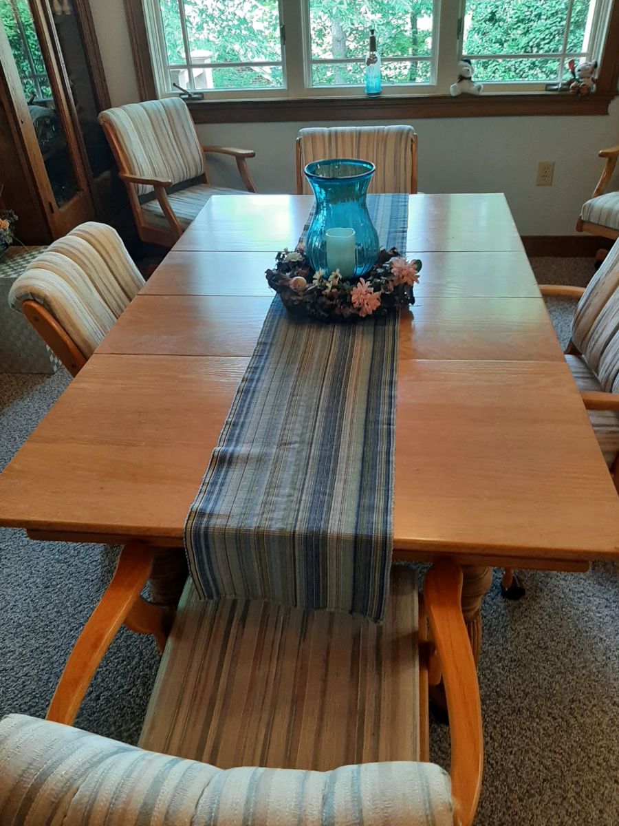 Stunning Seneca home in East Shores starts on 10/25/2024