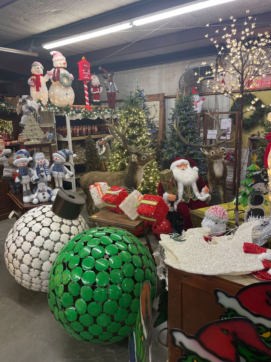 Fantastic Winter Wonderland Christmas Auction starts on 11/3/2024