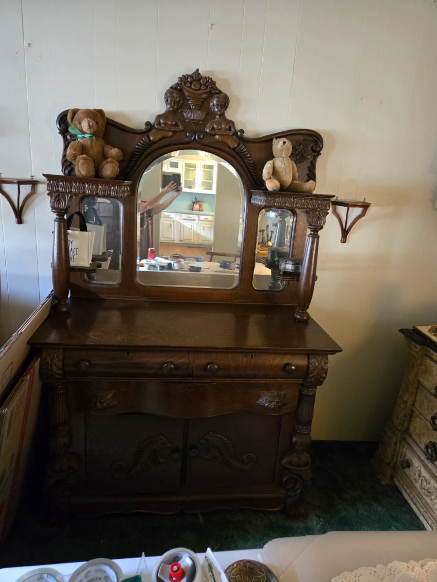 ESTATE SALE in Ben Wheeler, TX starts on 11/7/2024