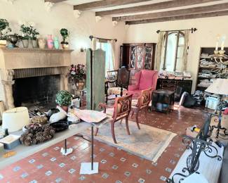 Hartford, CT Estate Sales around 06106