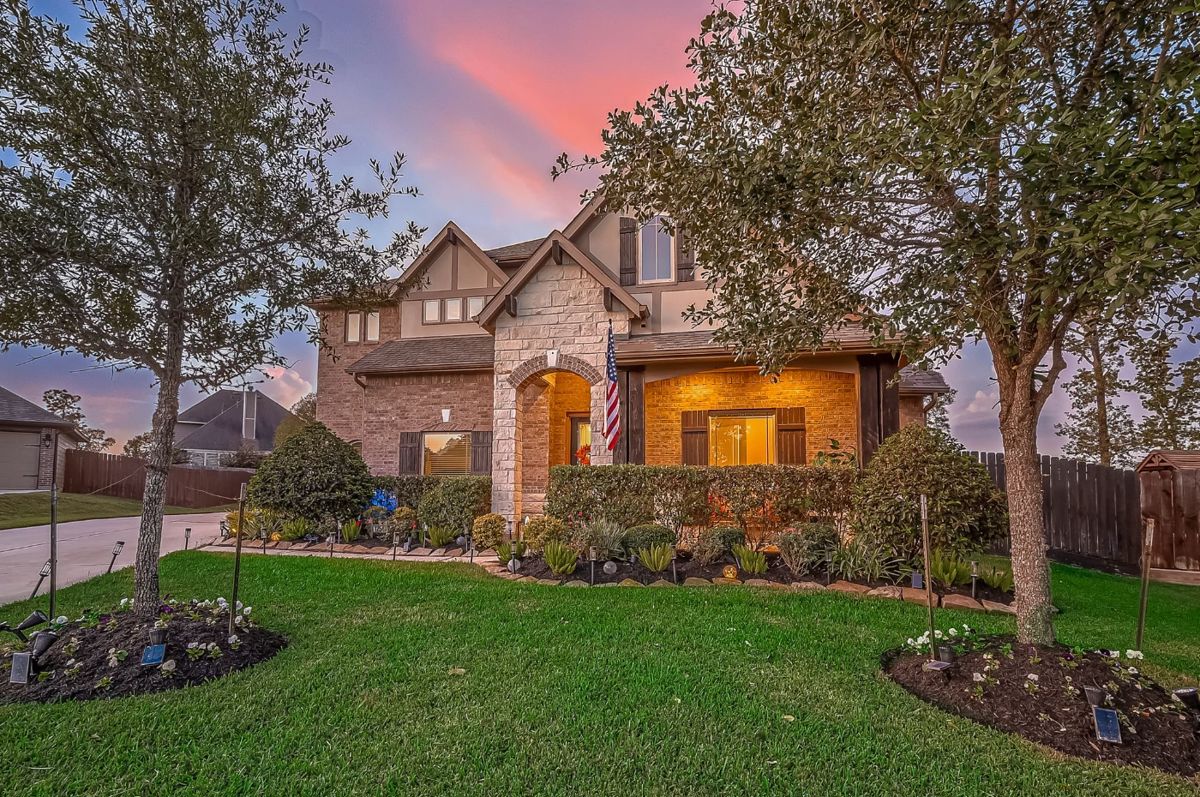 Blue Moon Estate Sales NW in Magnolia - Stunning... starts on 11/15/2024