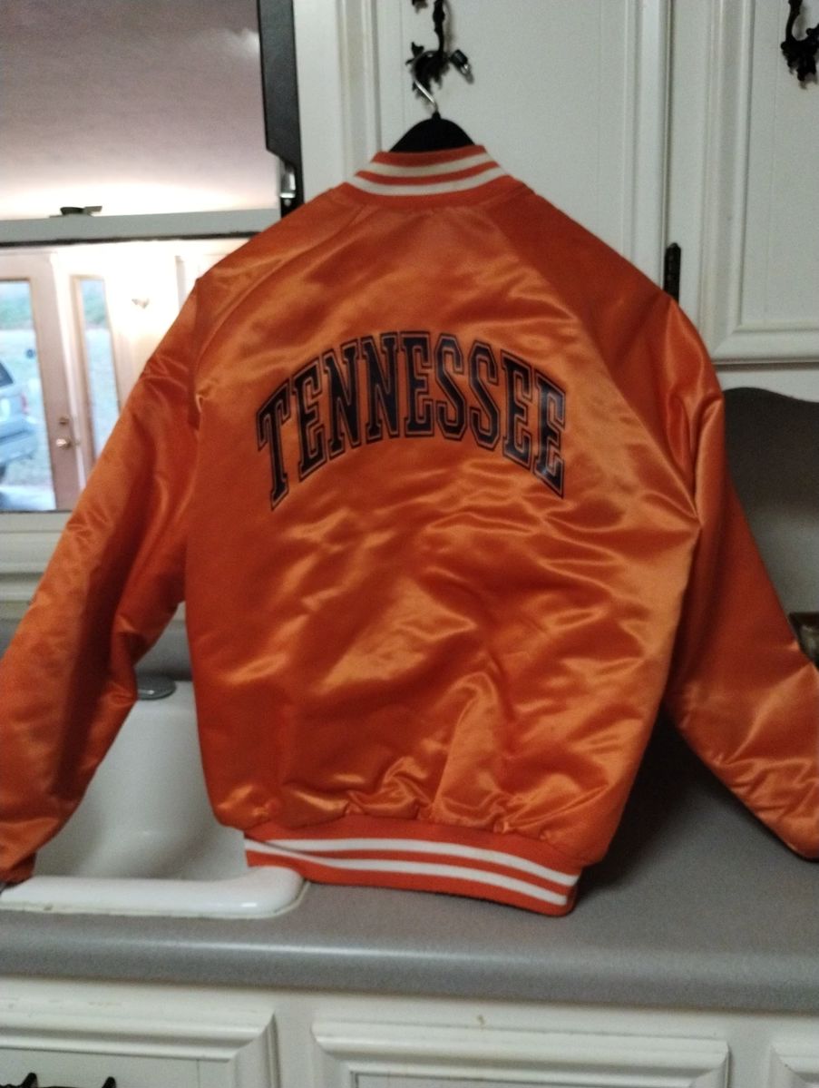 Hoosier, Tell City, Singer Treadle, Vintage... starts on 11/14/2024