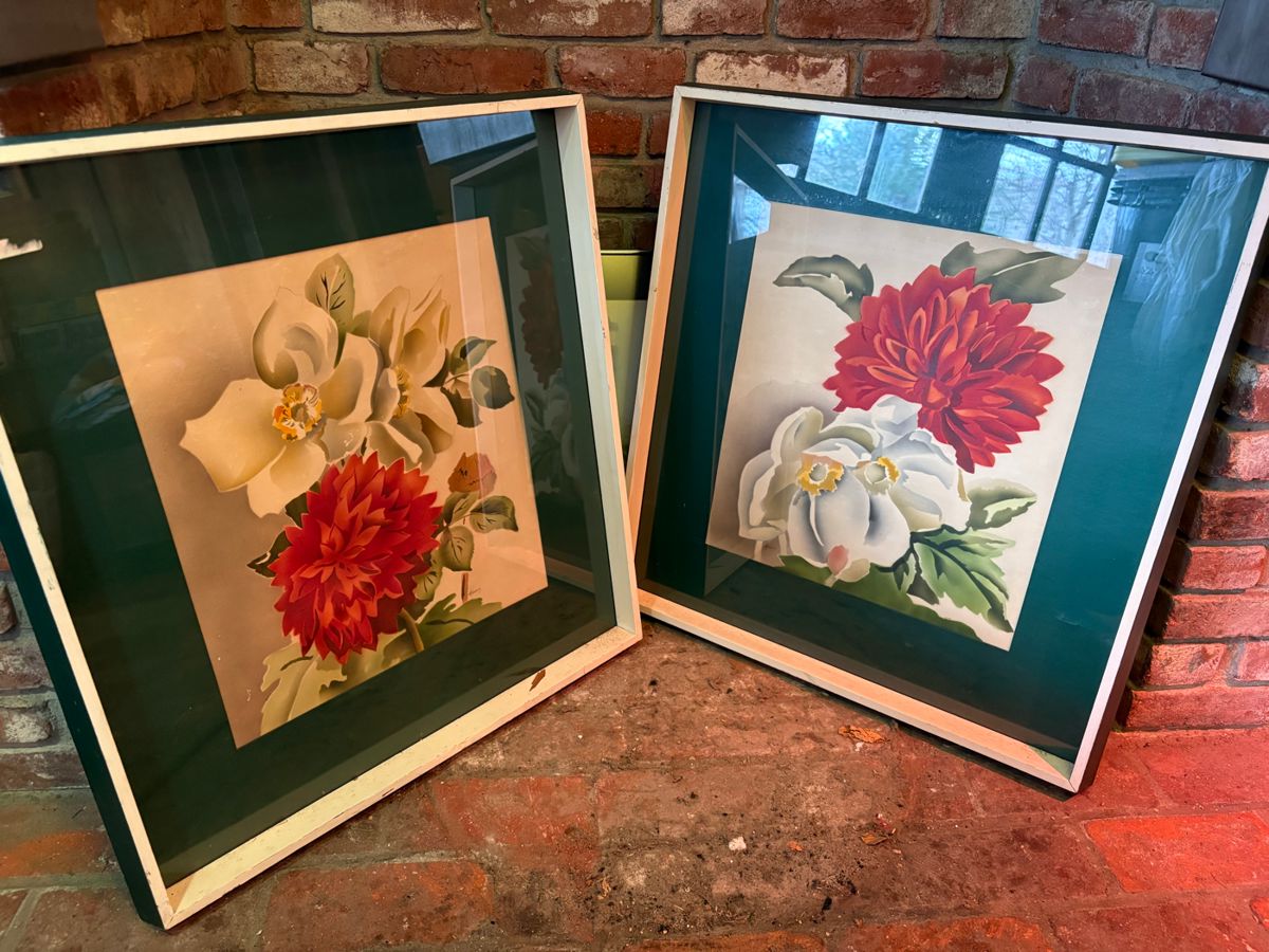 Fabulous vintage lake home pickers sale starts on 12/6/2024