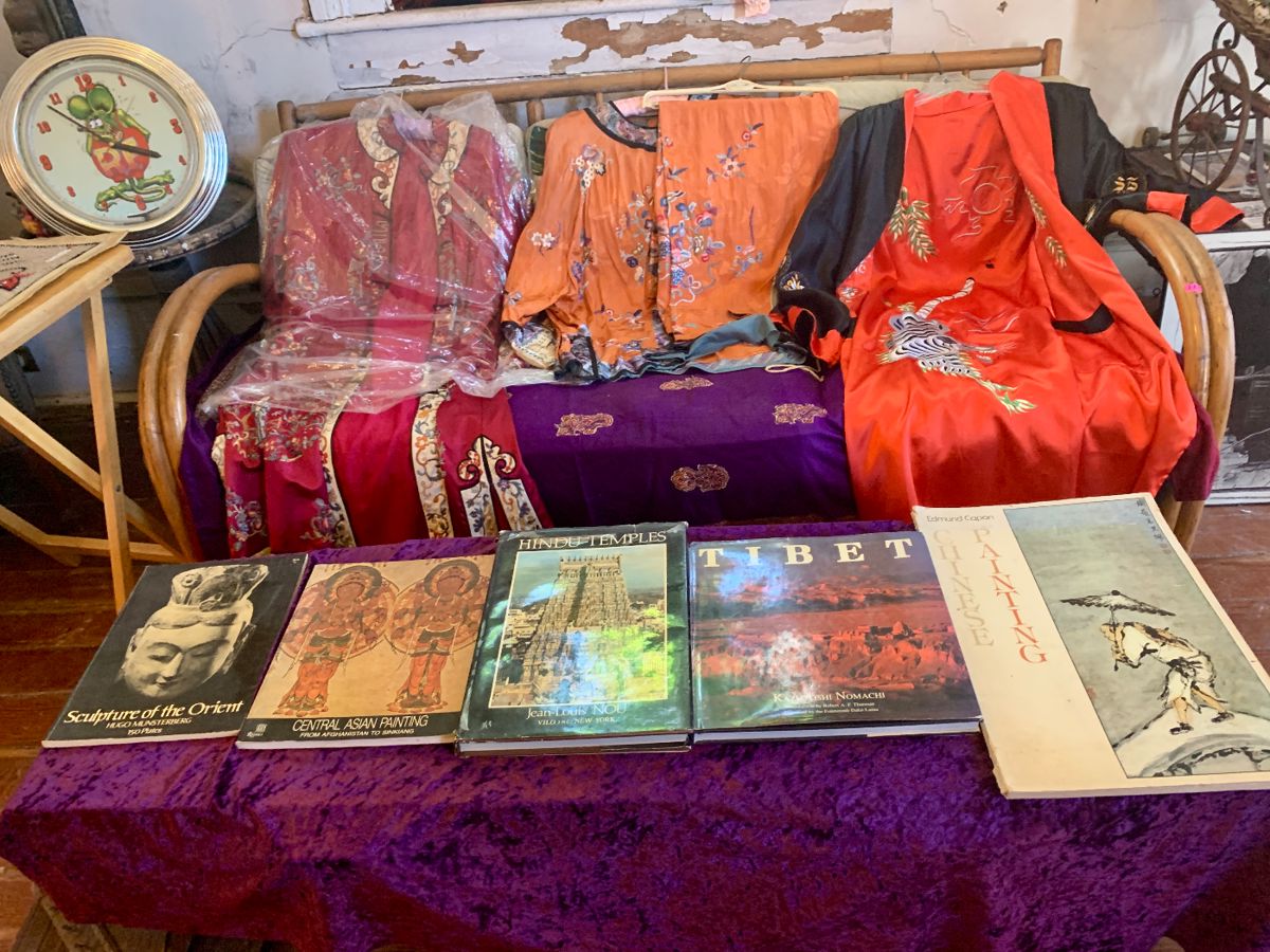 Highly Unusual Collectibles & Memorabilia starts on 12/6/2024