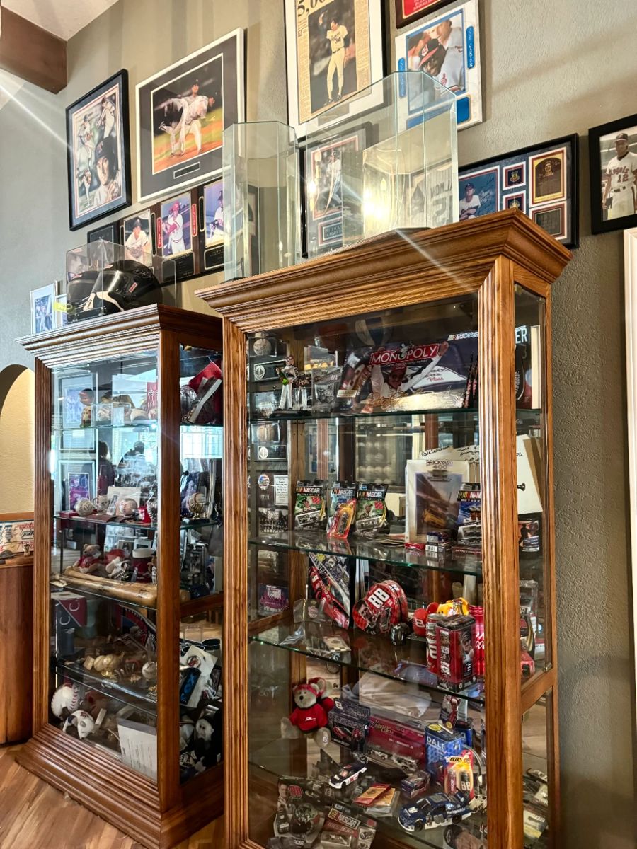 SPORTS MEMORABILIA COLLECTORS SALE by Grasons... starts on 1/18/2025