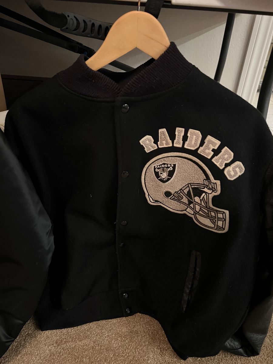 Oakland Raiders & Computer Parts Galore starts on 1/9/2025