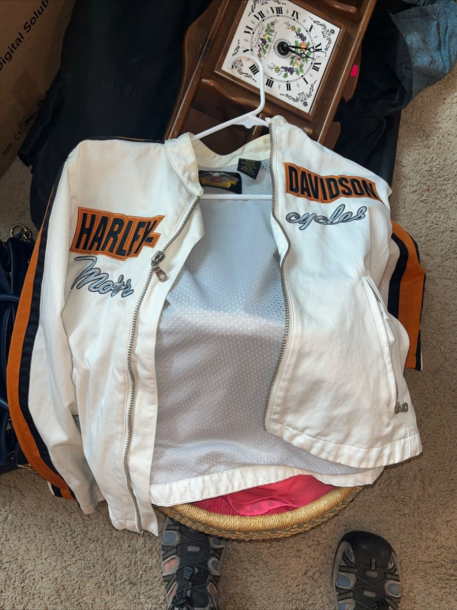 V Patton Estates With Nice Indoor & Outdoor... starts on 1/10/2025