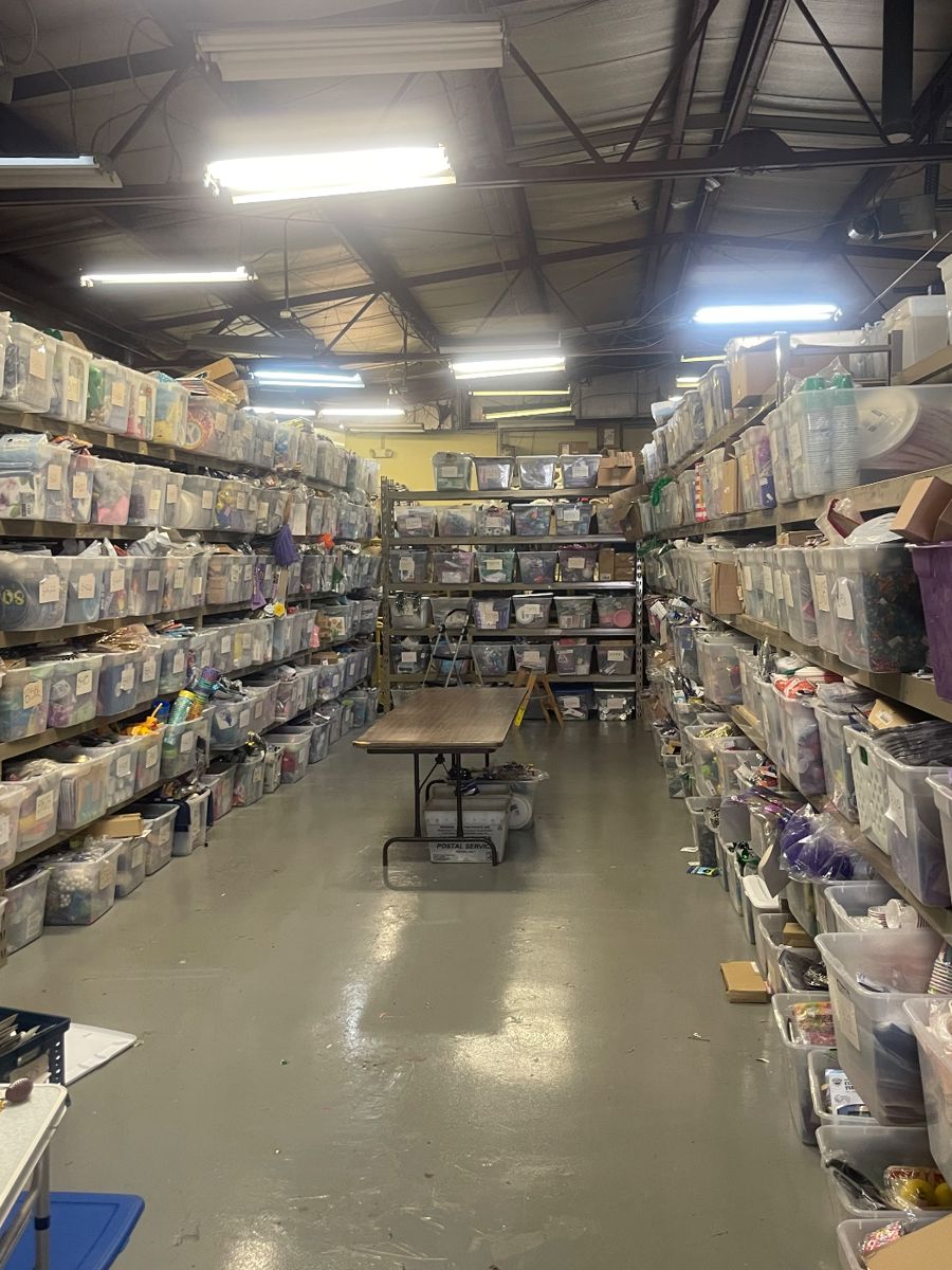 60% OFF BZANY 90% OFF XMAS & NEW YEARS! PARTY... starts on 1/8/2025