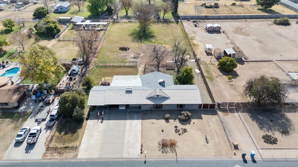 1 ACRE : Sunburst Farms Residence on Horse... starts on 2/22/2025