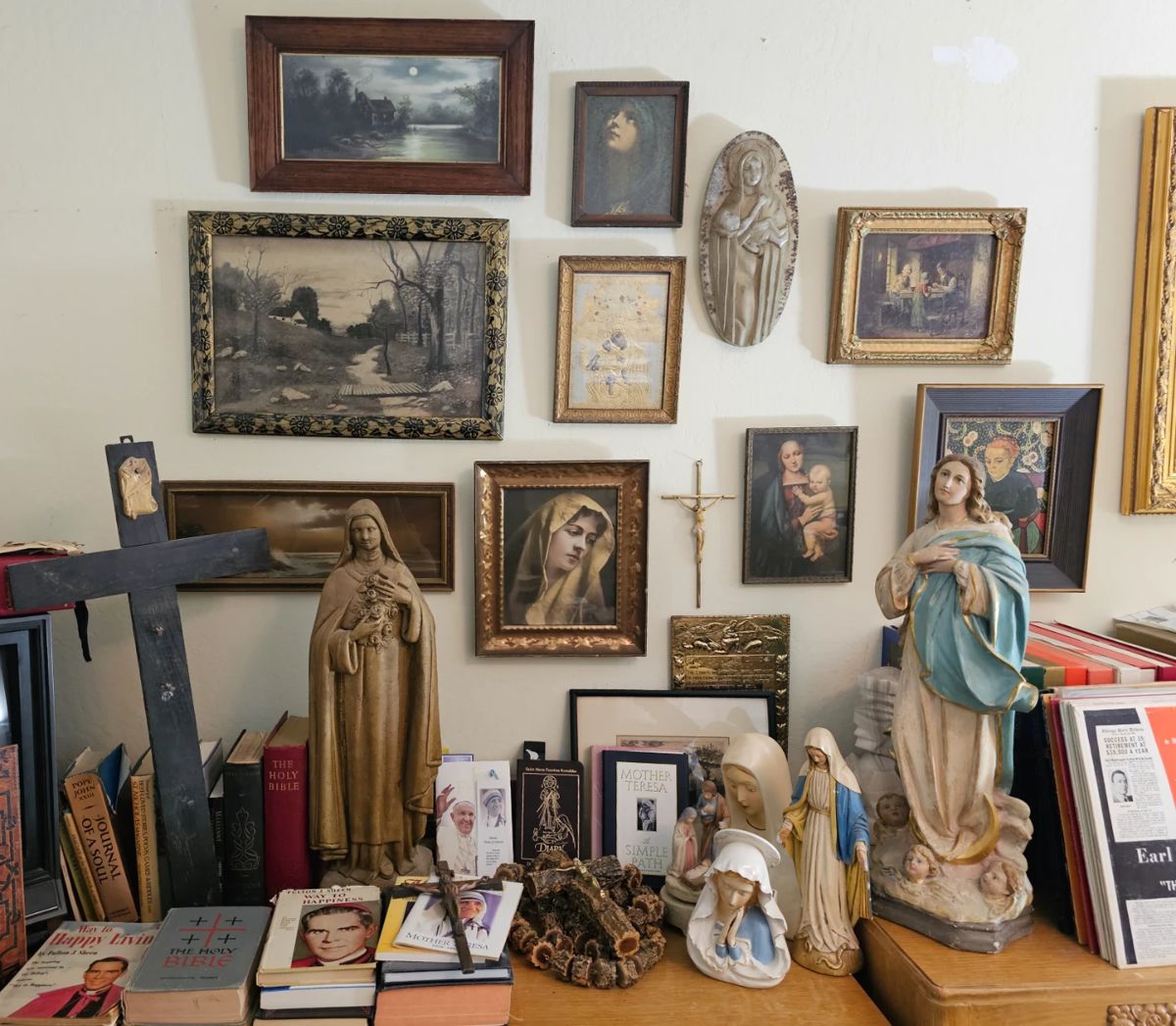 Vintage Palooza Estate Sale! Mid-century... starts on 1/30/2025