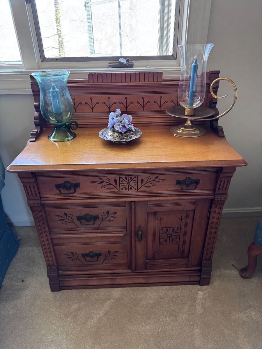 Amazing Antiques in Springfield starts on 2/1/2025
