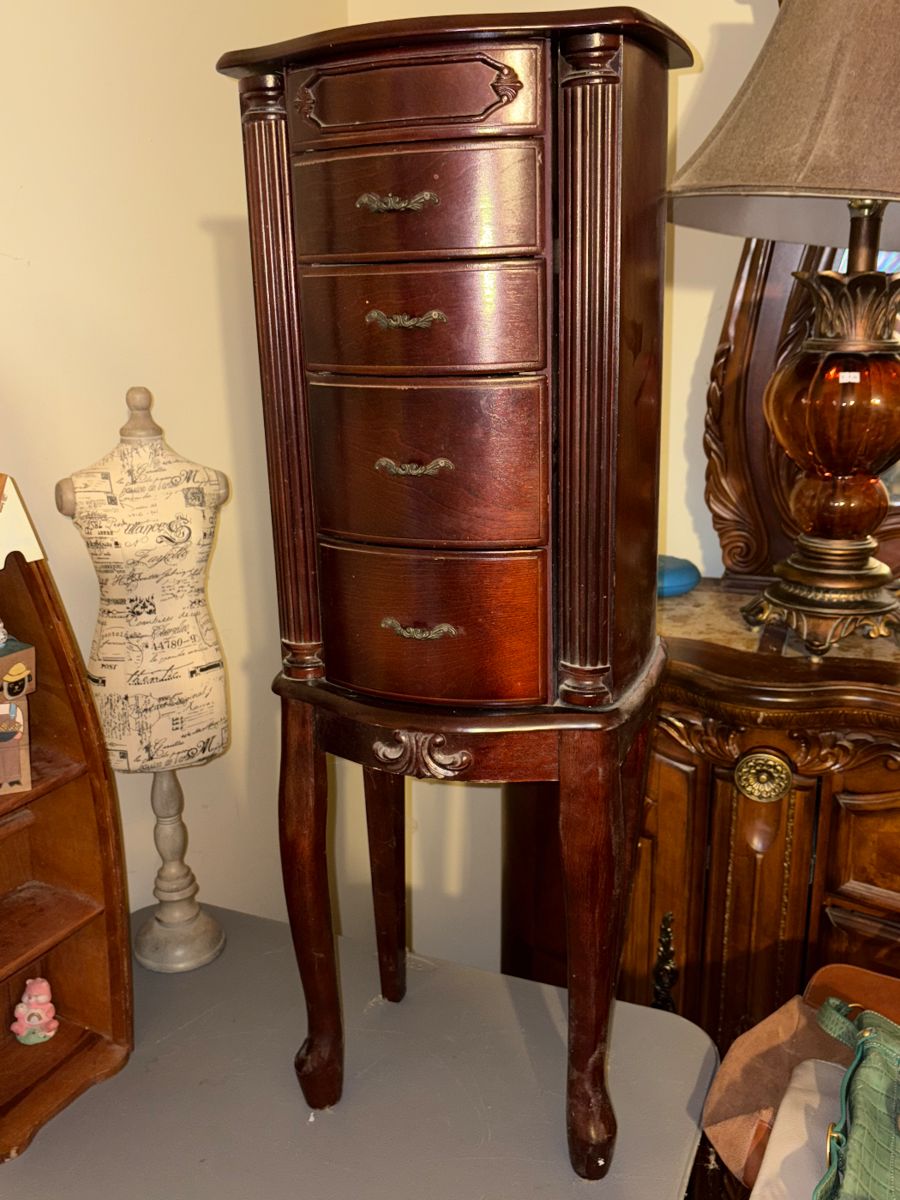 Wonderful Estate Sale in Poplar Branch starts on 2/28/2025