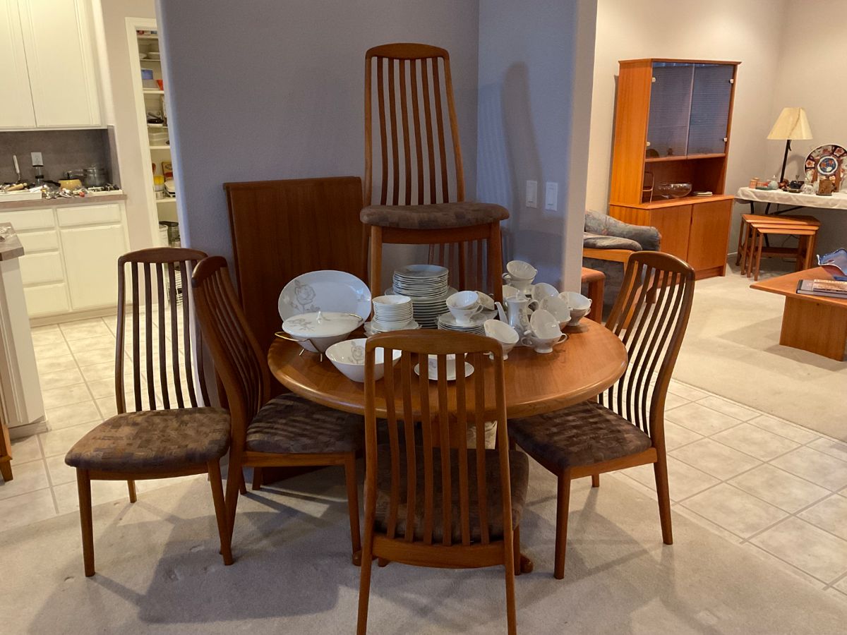 Happy valley estate sale in Clackamas, OR starts on 2/15/2025