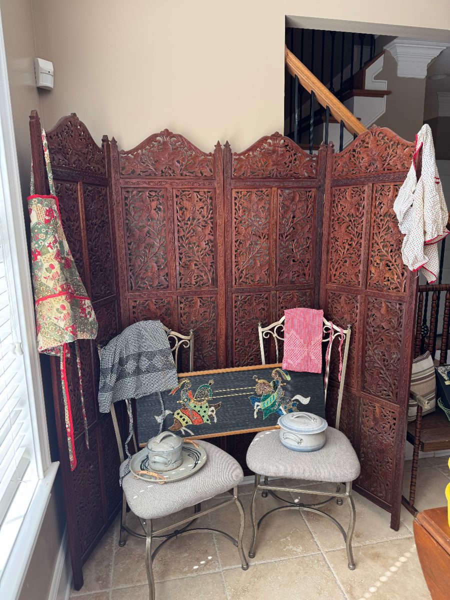 Collectibles, vintage clothes and more in... starts on 4/4/2025