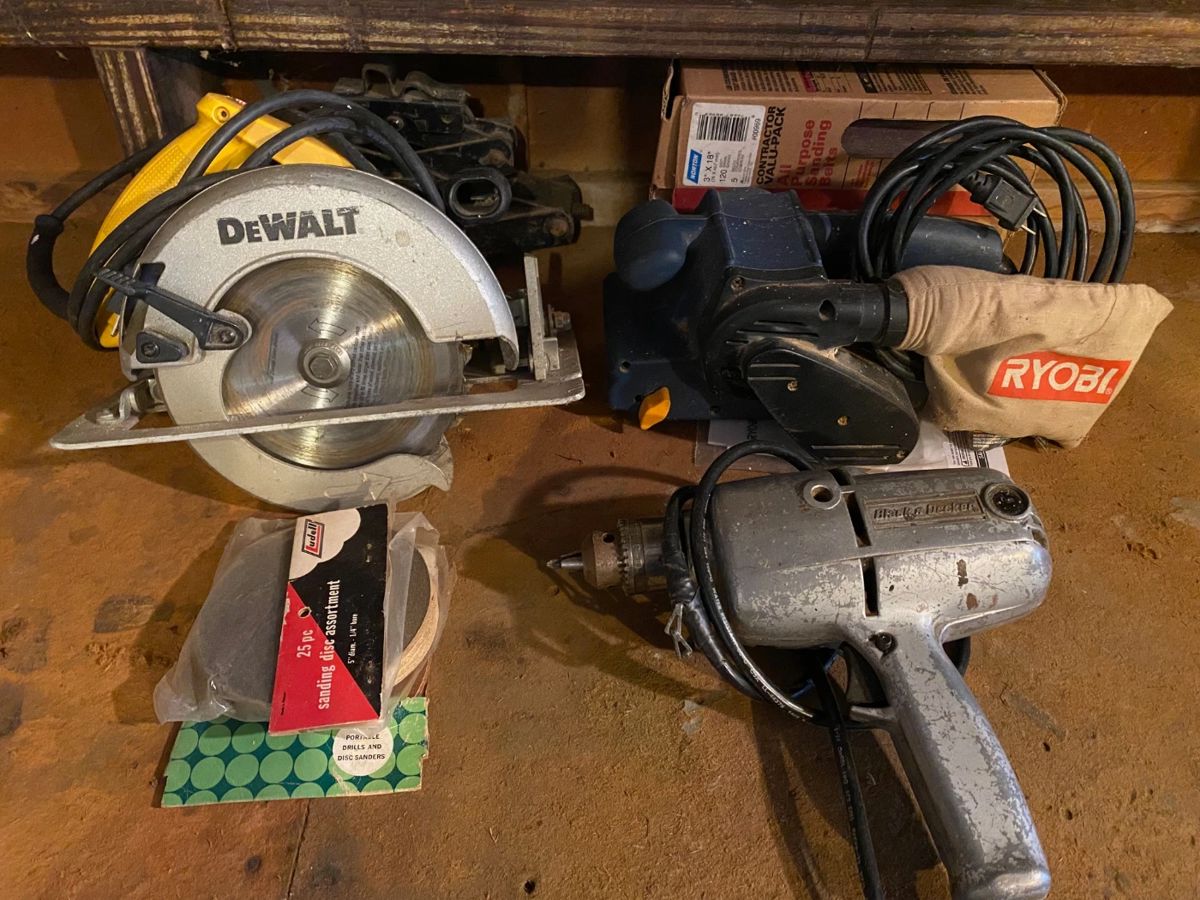 One-day Estate Sale near Kent, Ohio starts on 3/22/2025