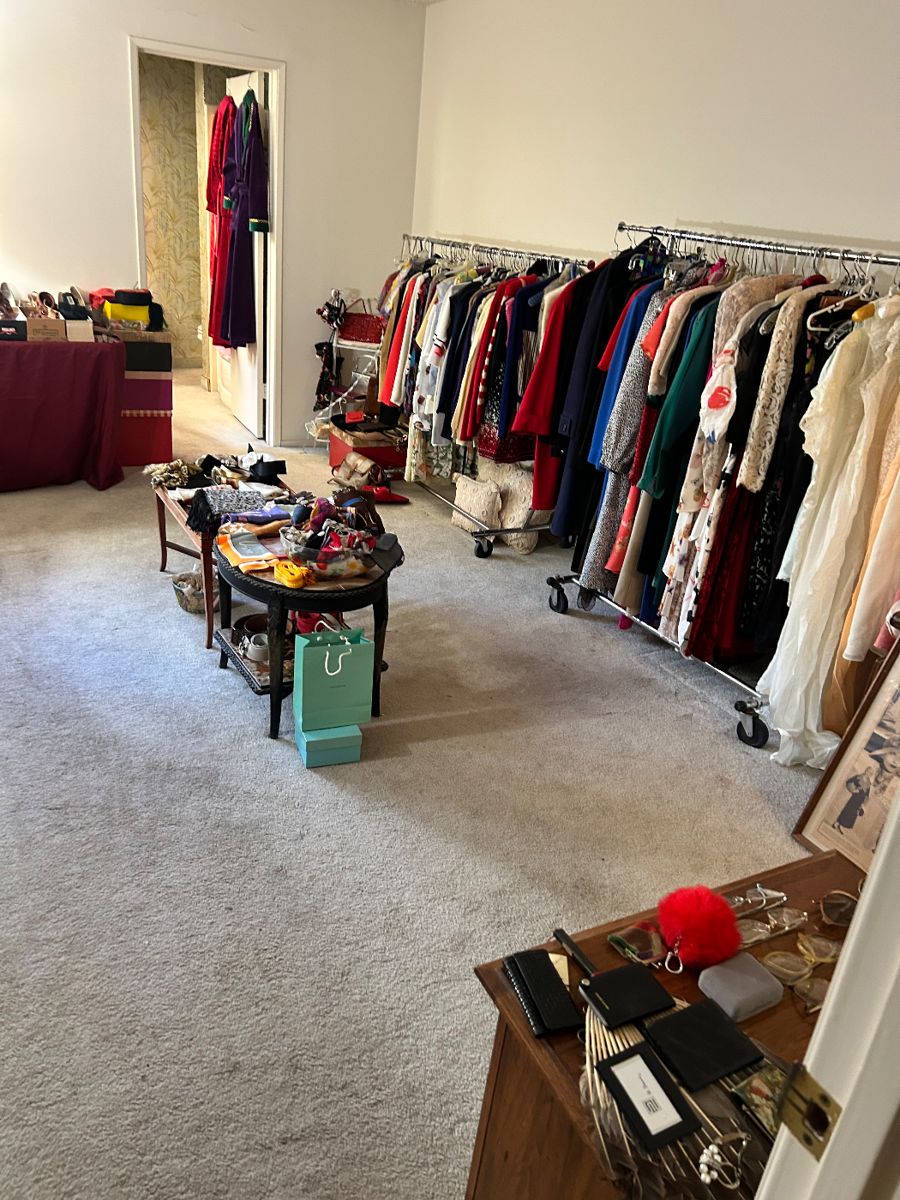 Full Glendale Estate Sale | Tons Vintage... starts on 2/28/2025