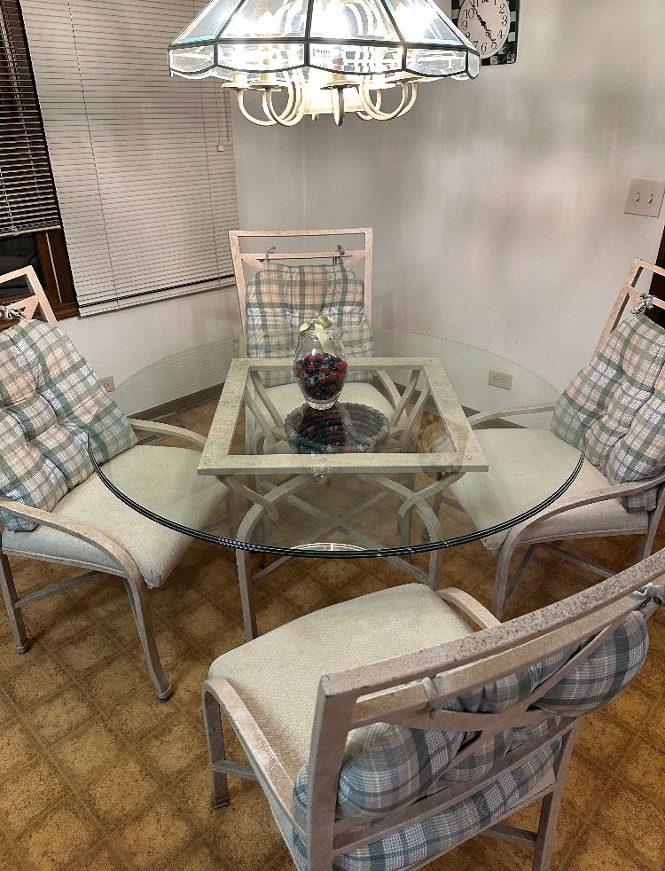 50% OFF (most) SUNDAY~LARGE LARGE LARGE NAPERVILLE... starts on 3/22/2025