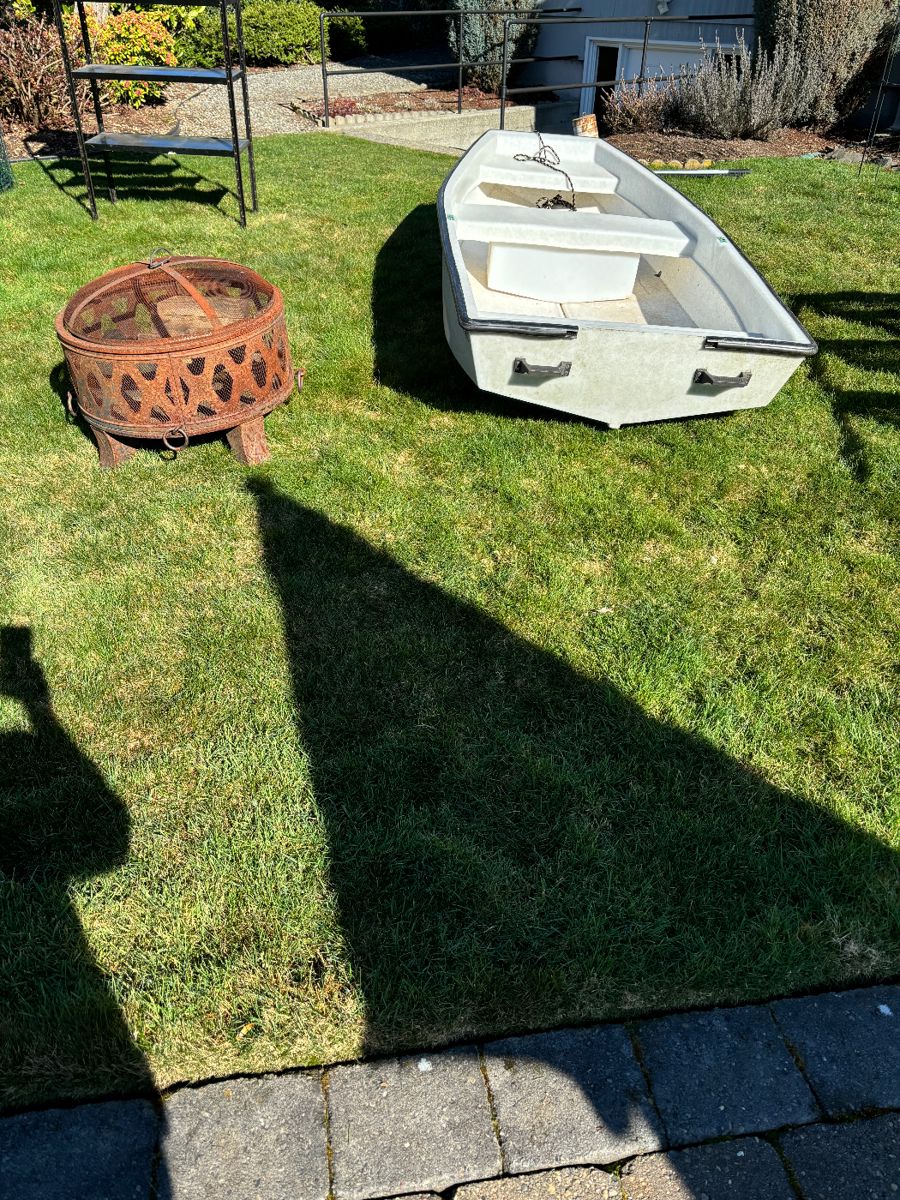 Clutter Cutter fishing poles, kayaks, paddle... starts on 3/5/2025