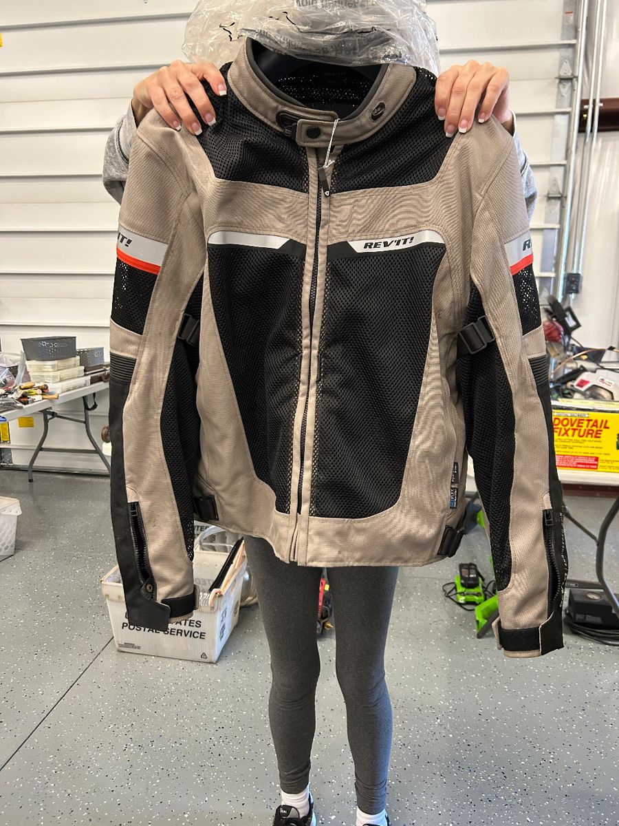 TOP HAT Books BMW & MOTORCYCLE APPAREL Collectible... starts on 3/6/2025