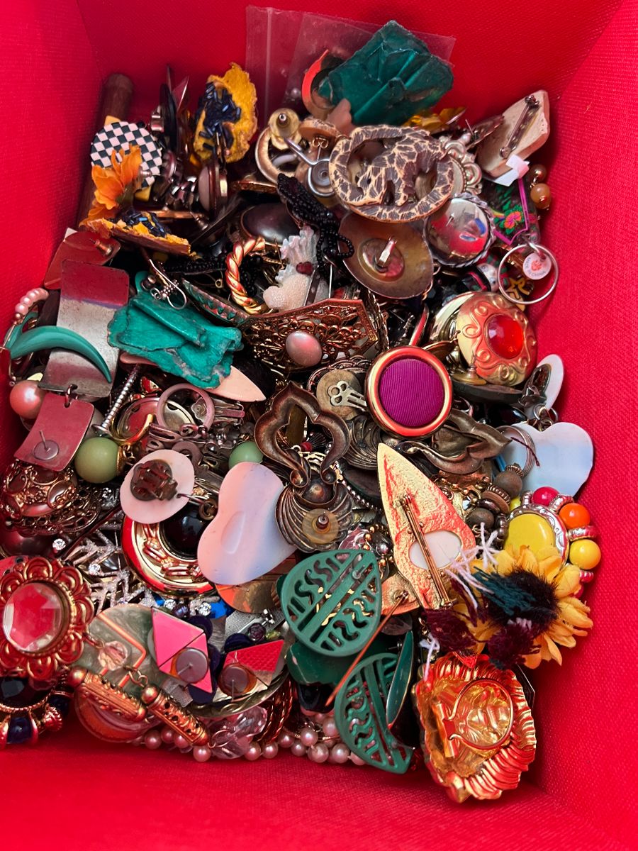 50% OFF! GLAMOR-FILLED ESTATE W/ NATIVE AMERICAN... starts on 3/21/2025